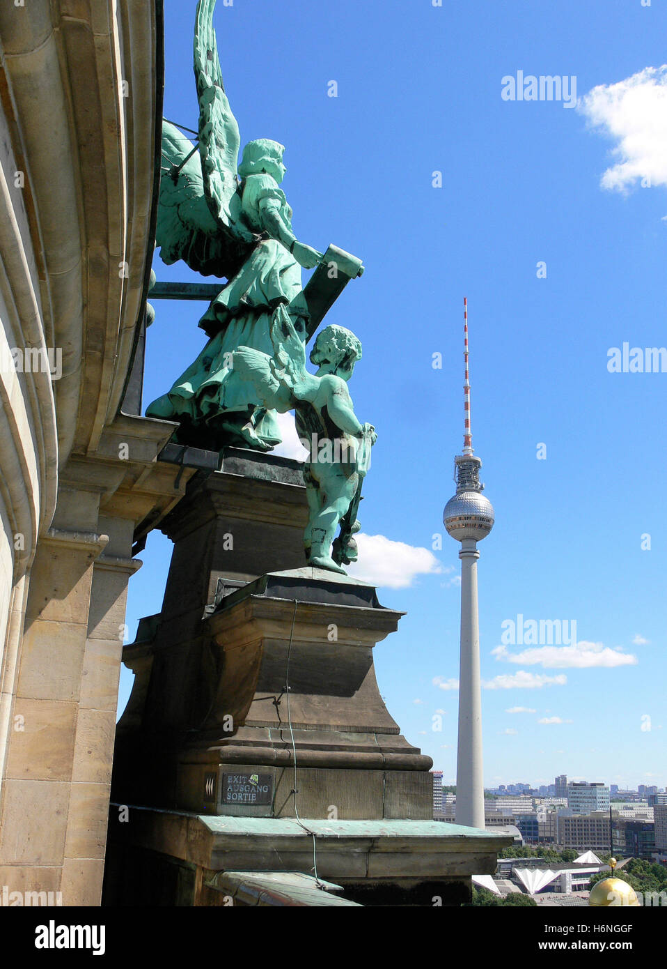 German federal buildings hi-res stock photography and images - Alamy