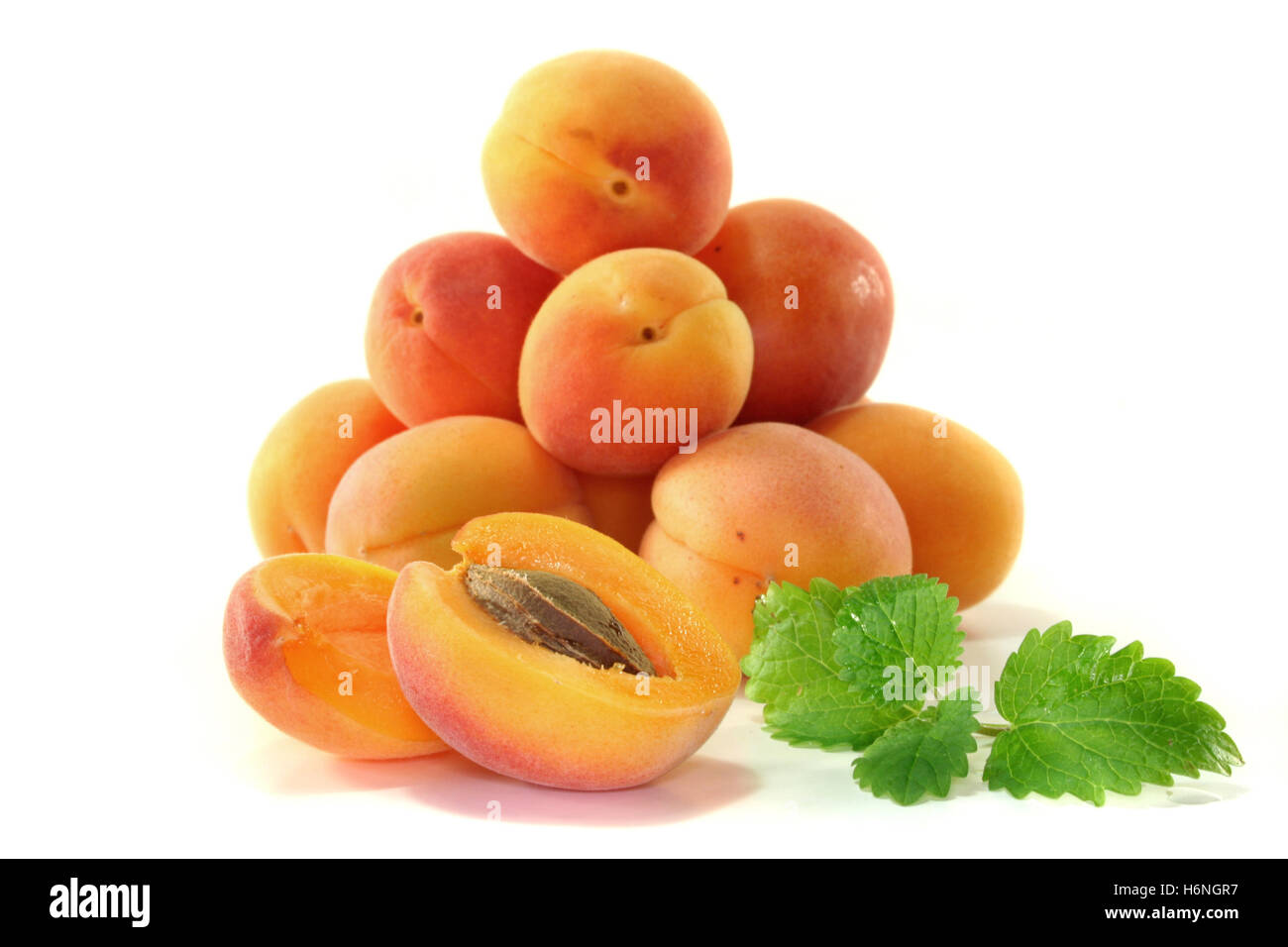 Fruits of stone fruit hi-res stock photography and images - Alamy