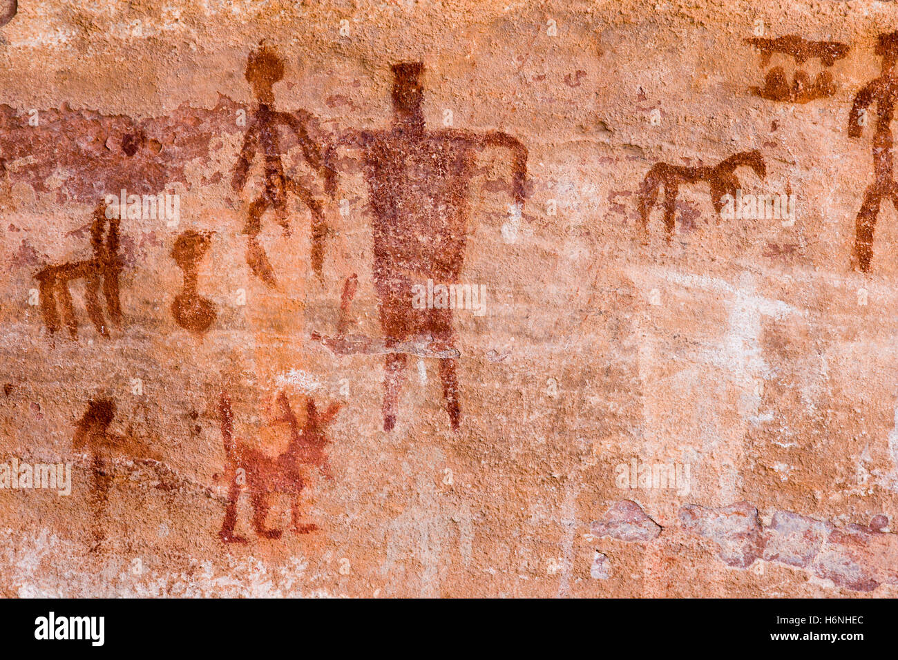 Native american cave art wall drawings hi-res stock photography and ...