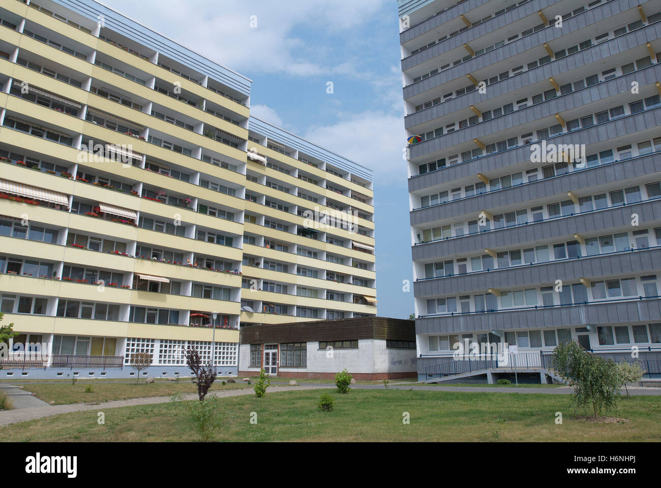 Multi flat buildings hi-res stock photography and images - Alamy