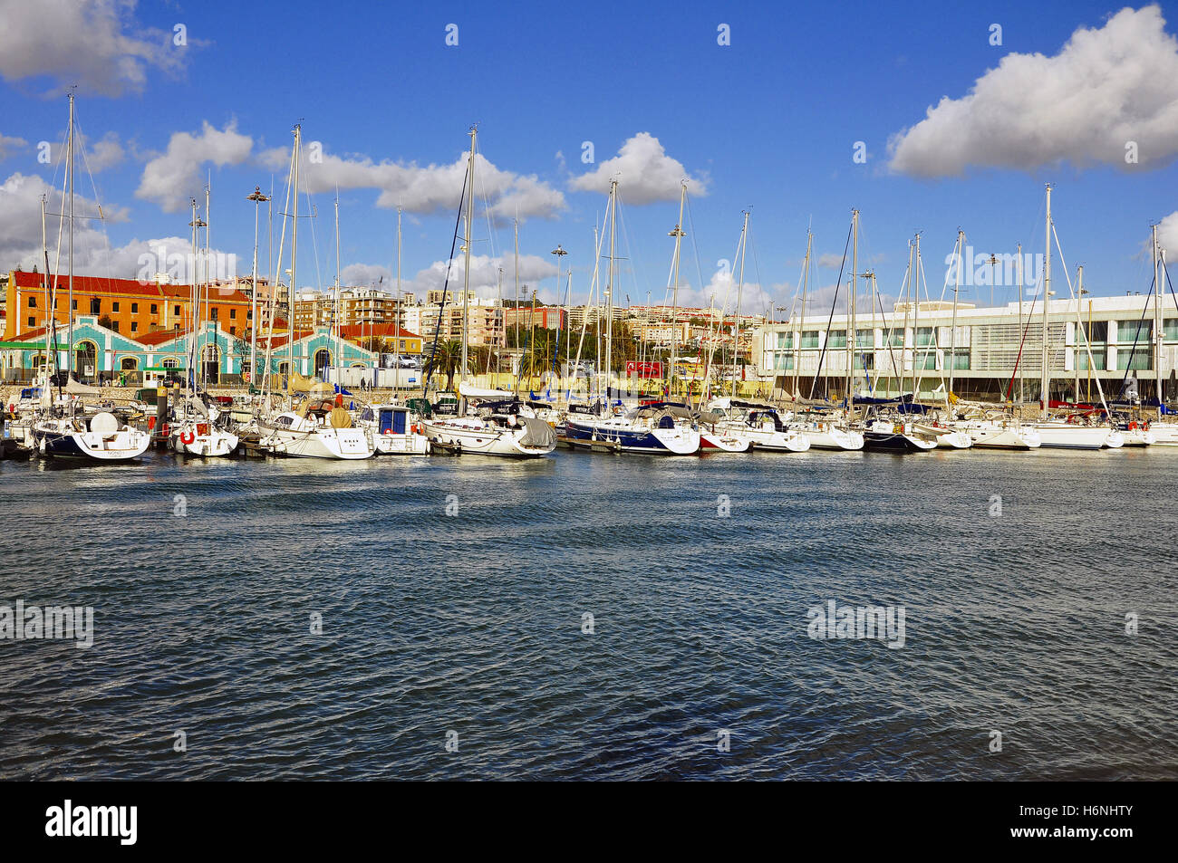 Horizontal landscapes scenery view hi-res stock photography and images ...