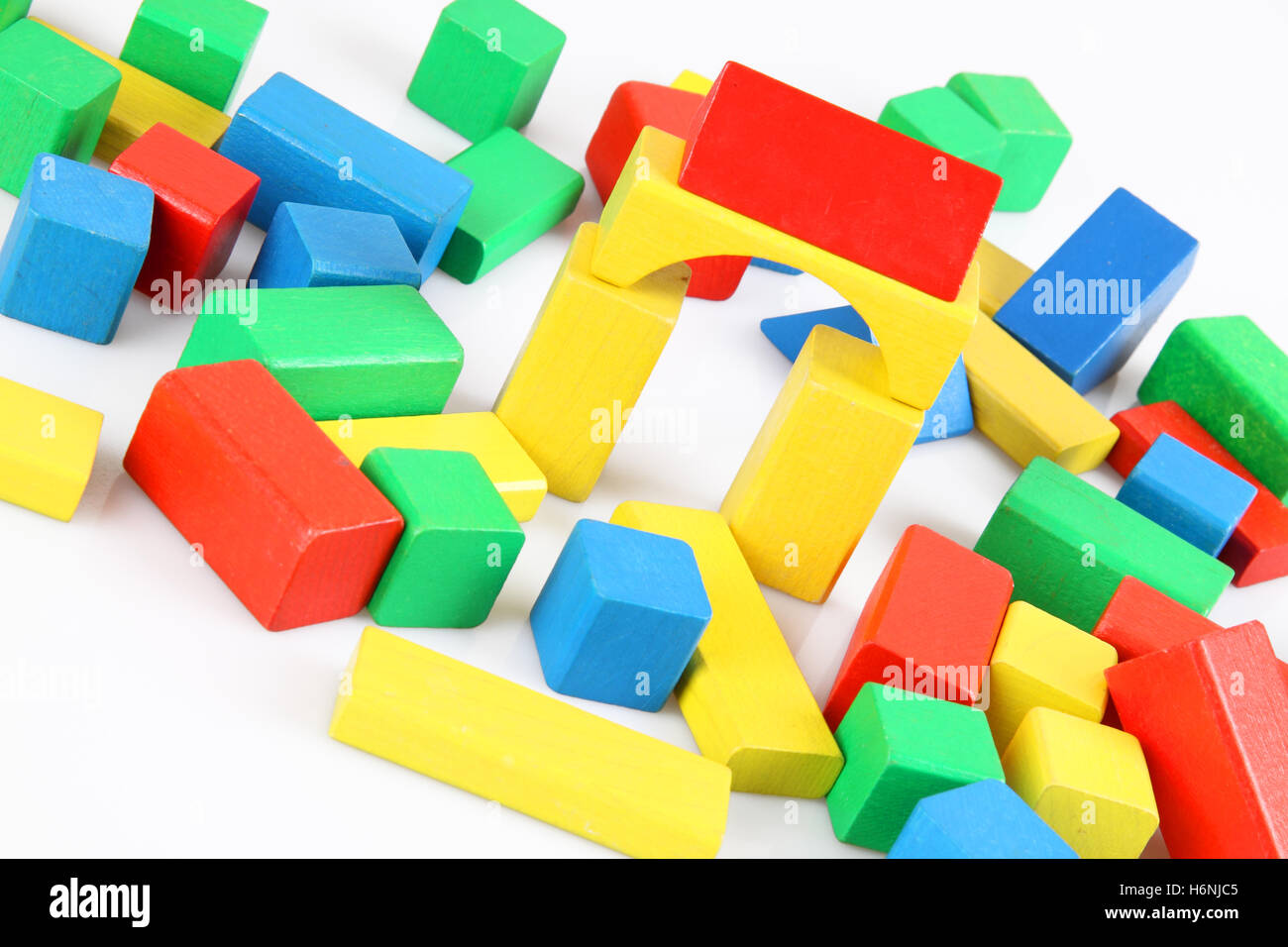 Coloured building blocks hi-res stock photography and images - Alamy