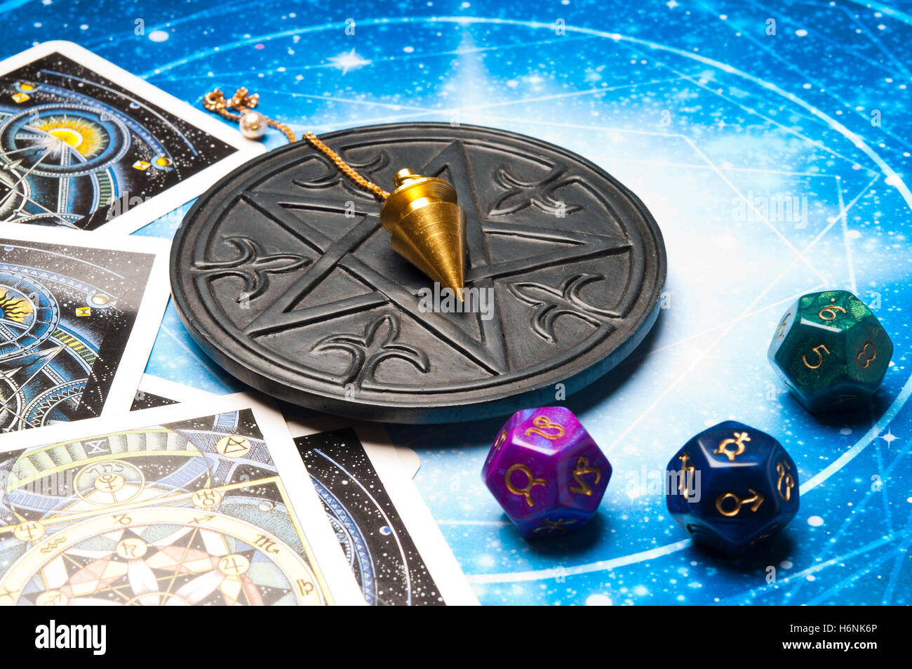 Occult hi-res stock photography and images - Alamy