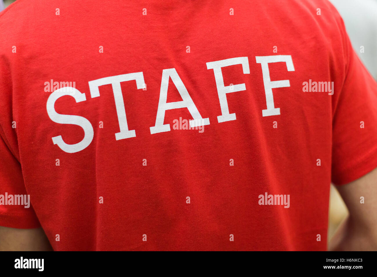 Volunteer helping people hi-res stock photography and images - Alamy