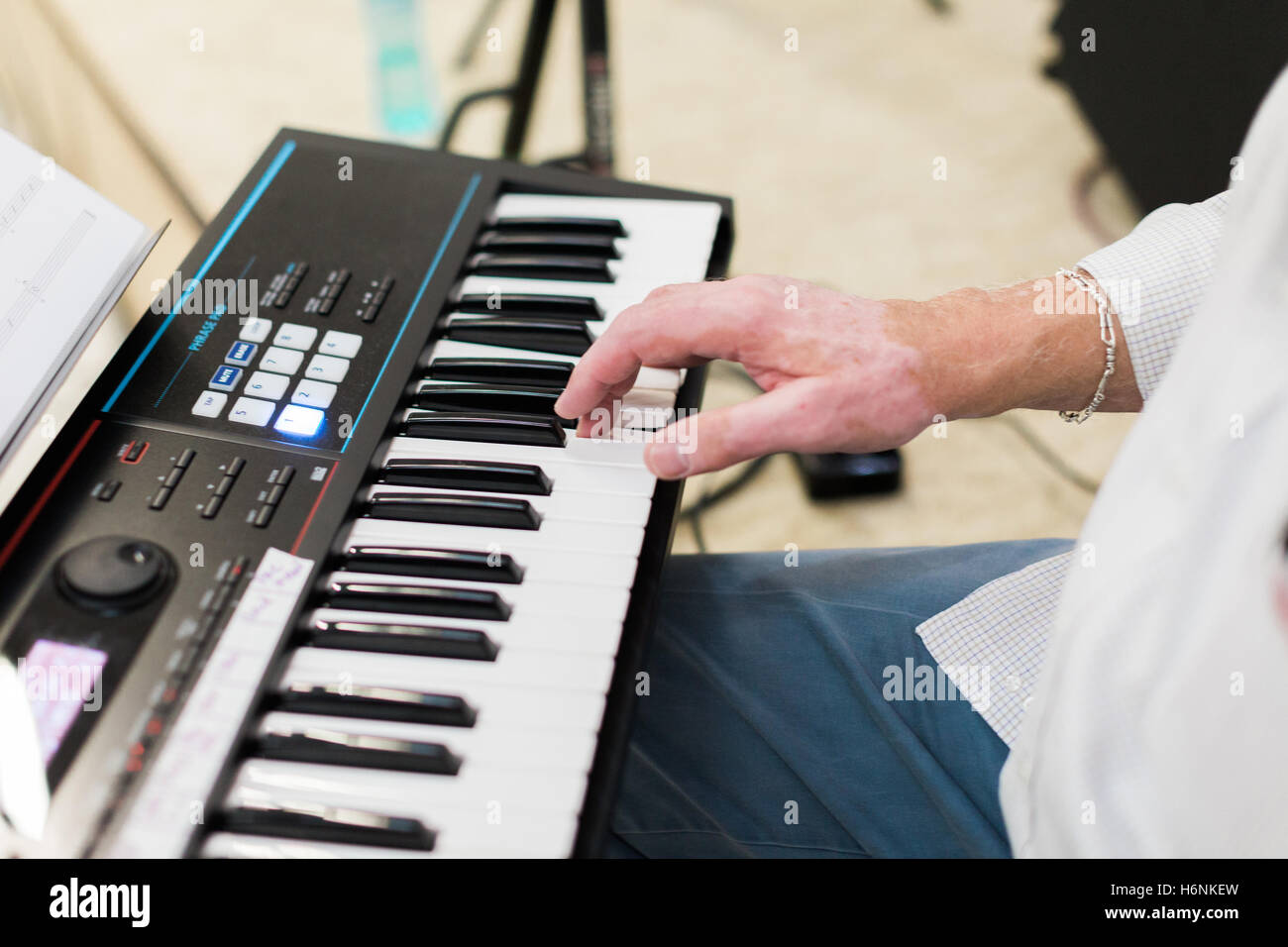 Classical concert stage playing hi-res stock photography and images - Alamy