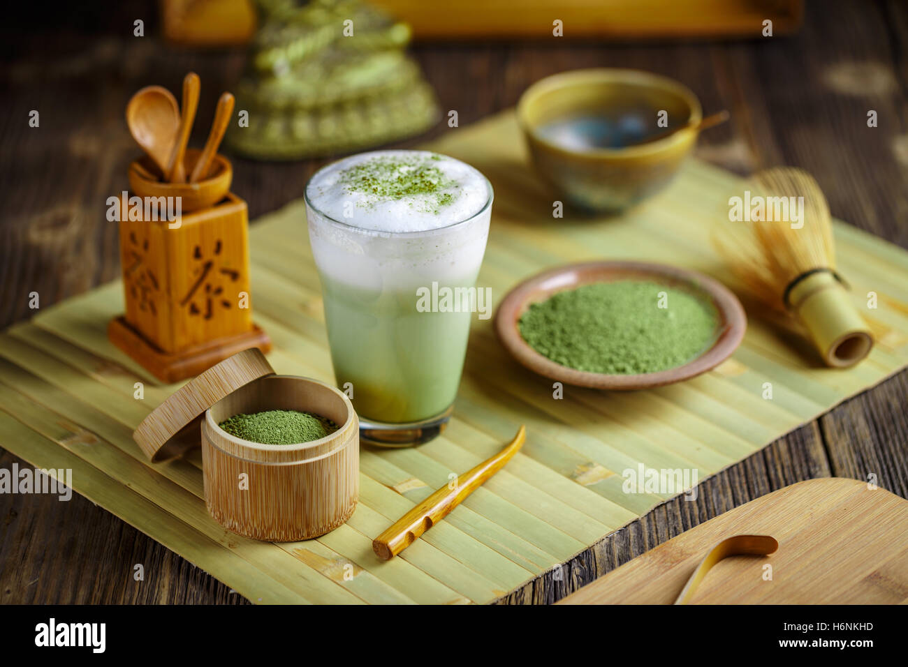 Japanese tea ceremony setting, Matcha green tea latte Stock Photo - Alamy