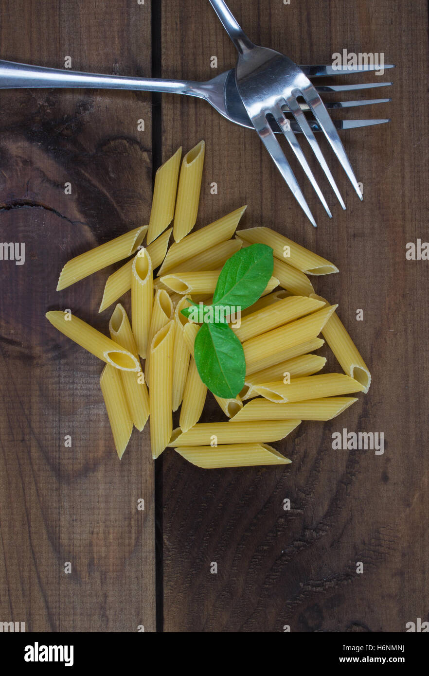 Two forks spaghetti hi-res stock photography and images - Alamy
