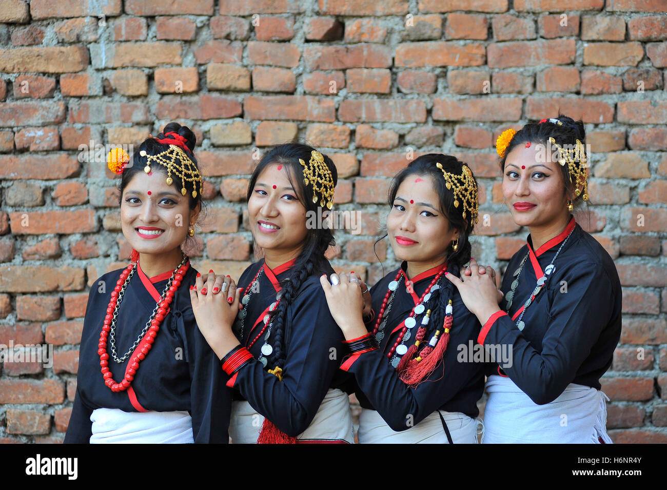 Kathmandu, Nepal. 31st Oct, 2016. Newari girls in a traditional attire ...