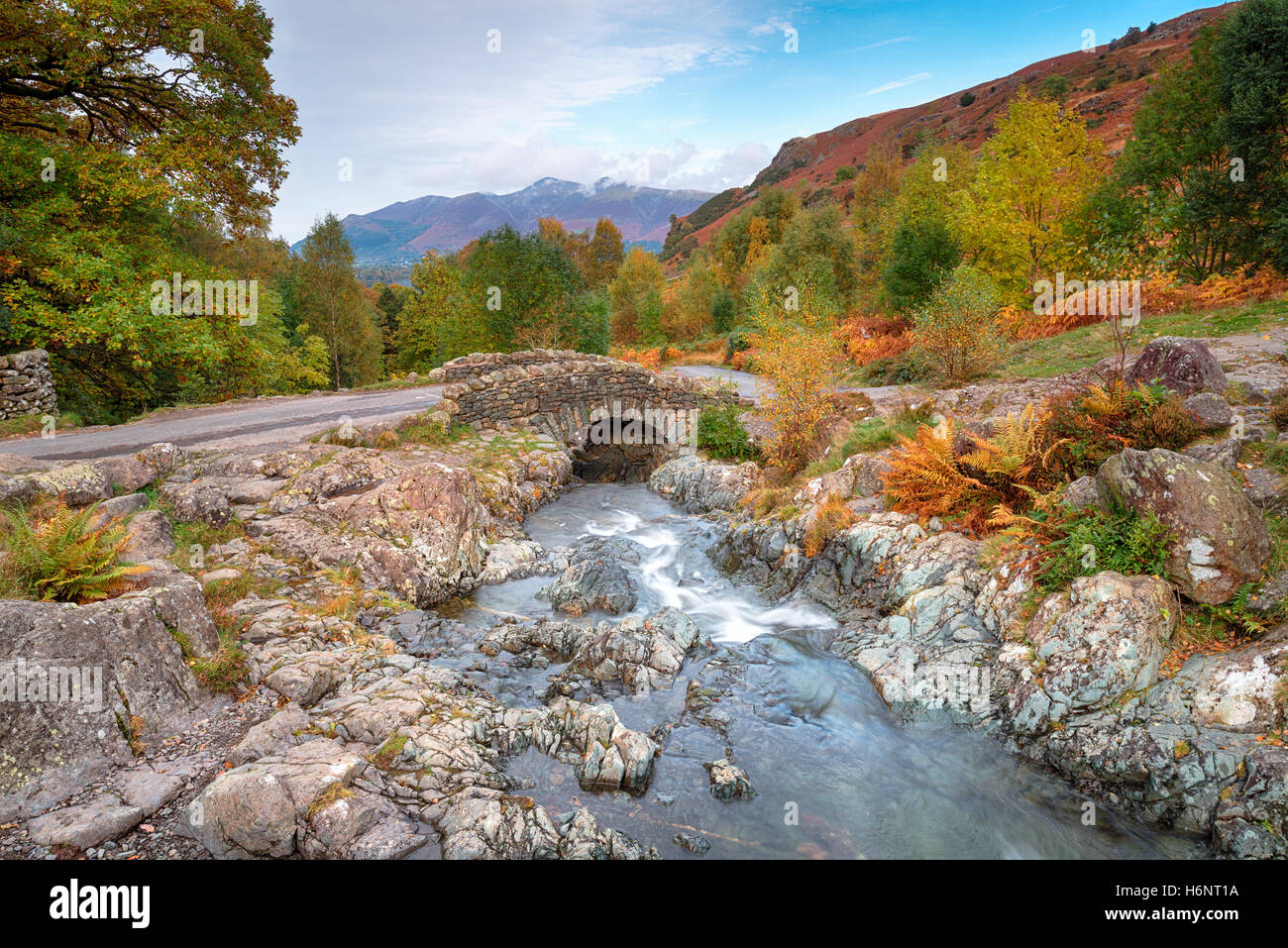 Autumn derwent water lake district hi-res stock photography and images ...