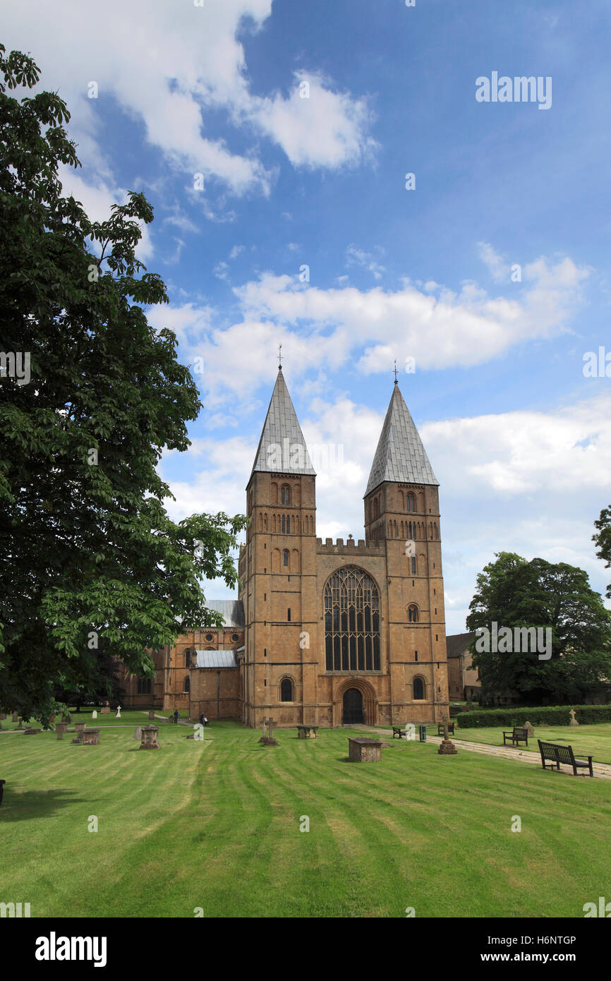 Spring colours, Southwell Minster, Southwell market town ...