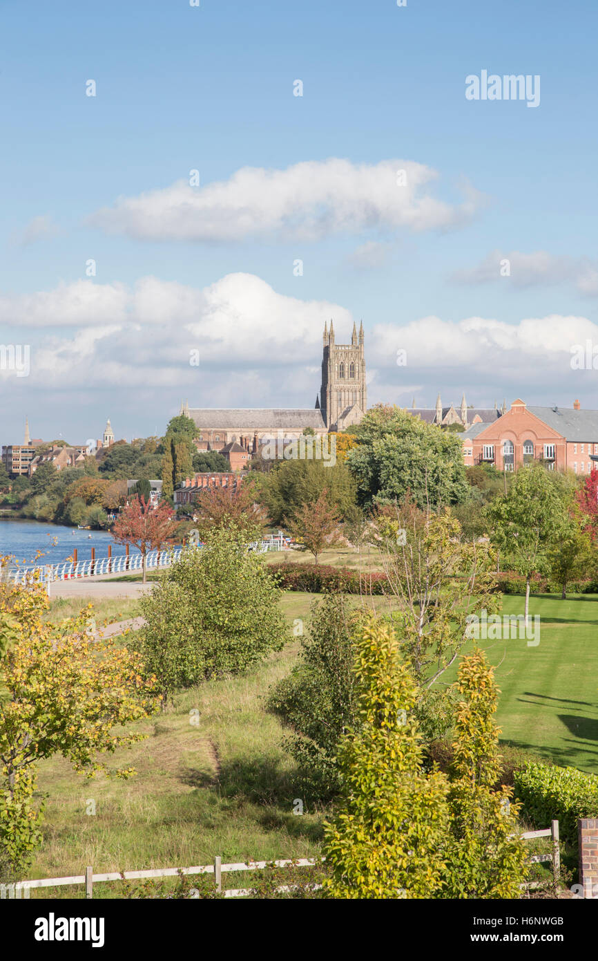 Diglis new waterfront development and Worcester Cathedral in the ...