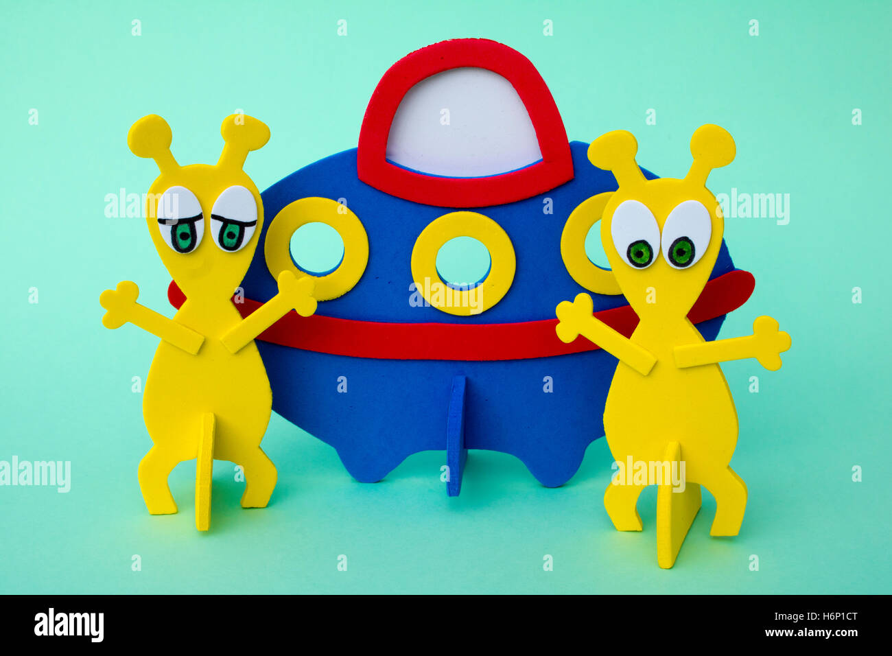 Alien family hi-res stock photography and images - Alamy