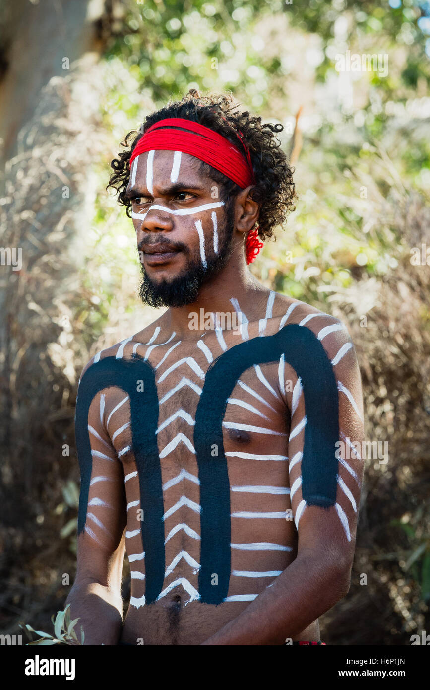 Aboriginal man wearing traditional body hi-res stock photography and ...