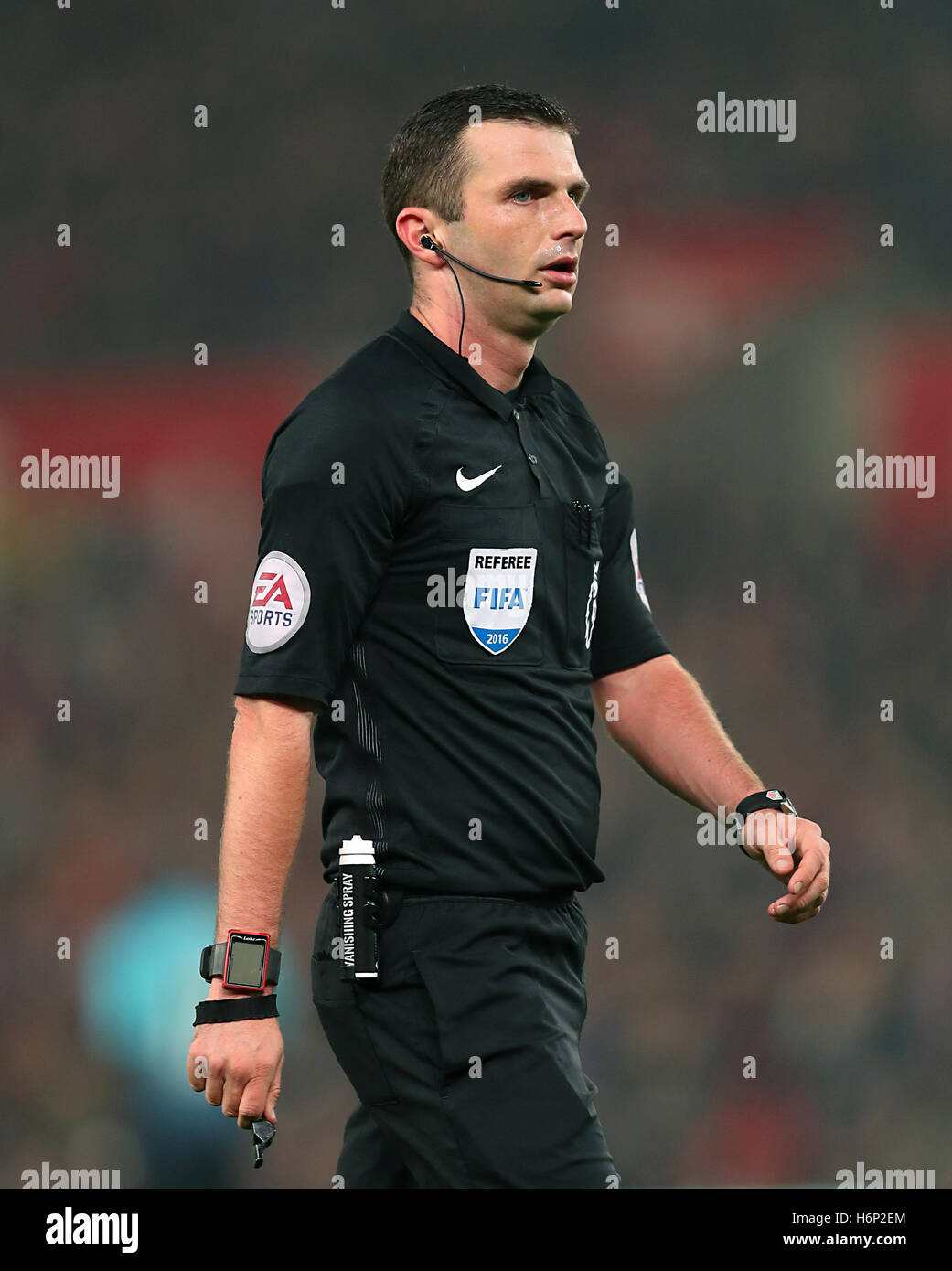 Referee Michael Oliver Stock Photo - Alamy