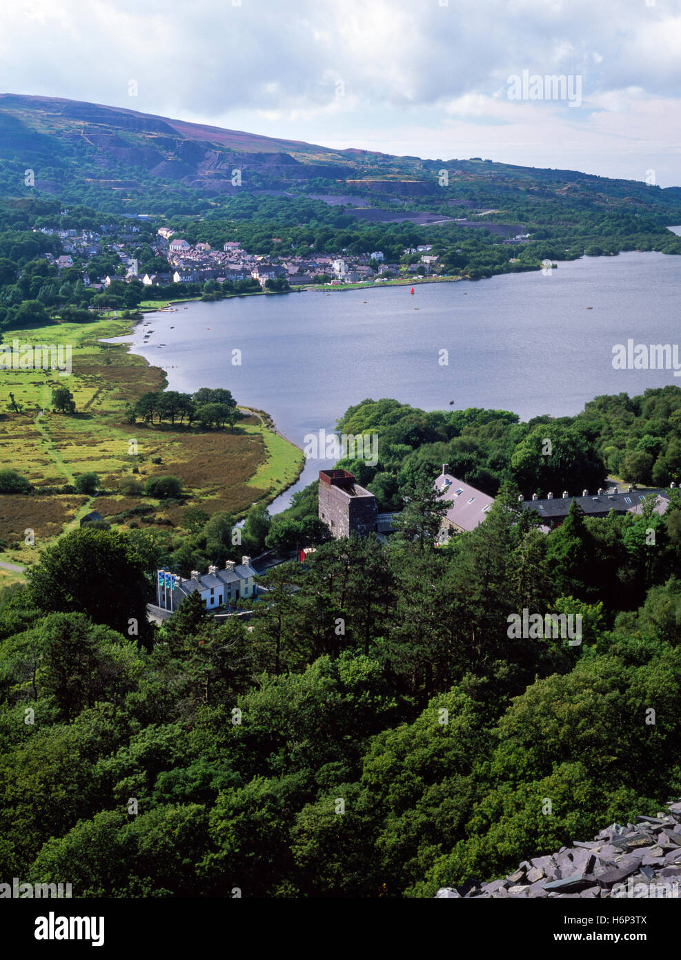 Waterwheel tower, workshops & Fron Haul cottages at the National Slate ...