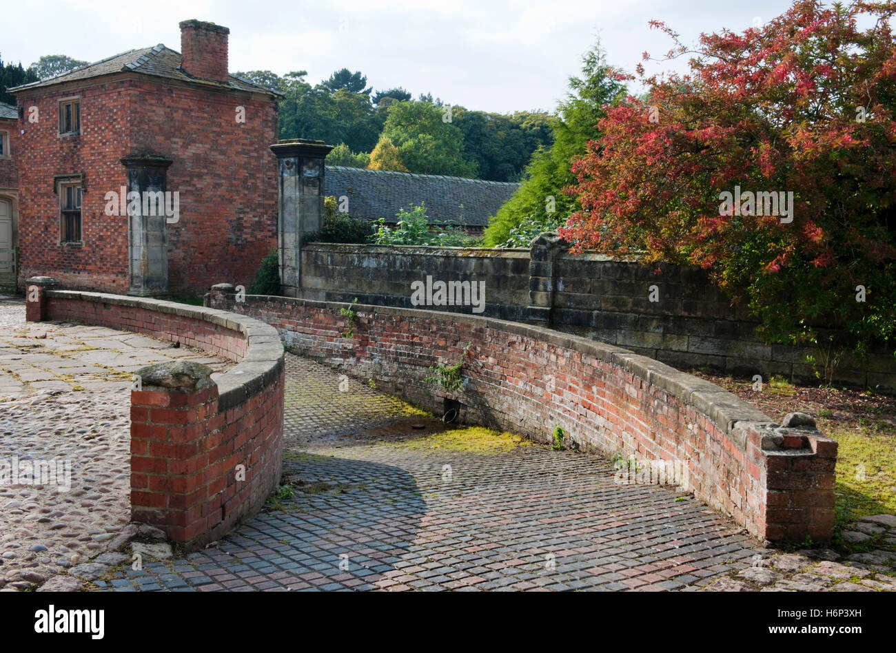 Sunken bath hi-res stock photography and images - Alamy