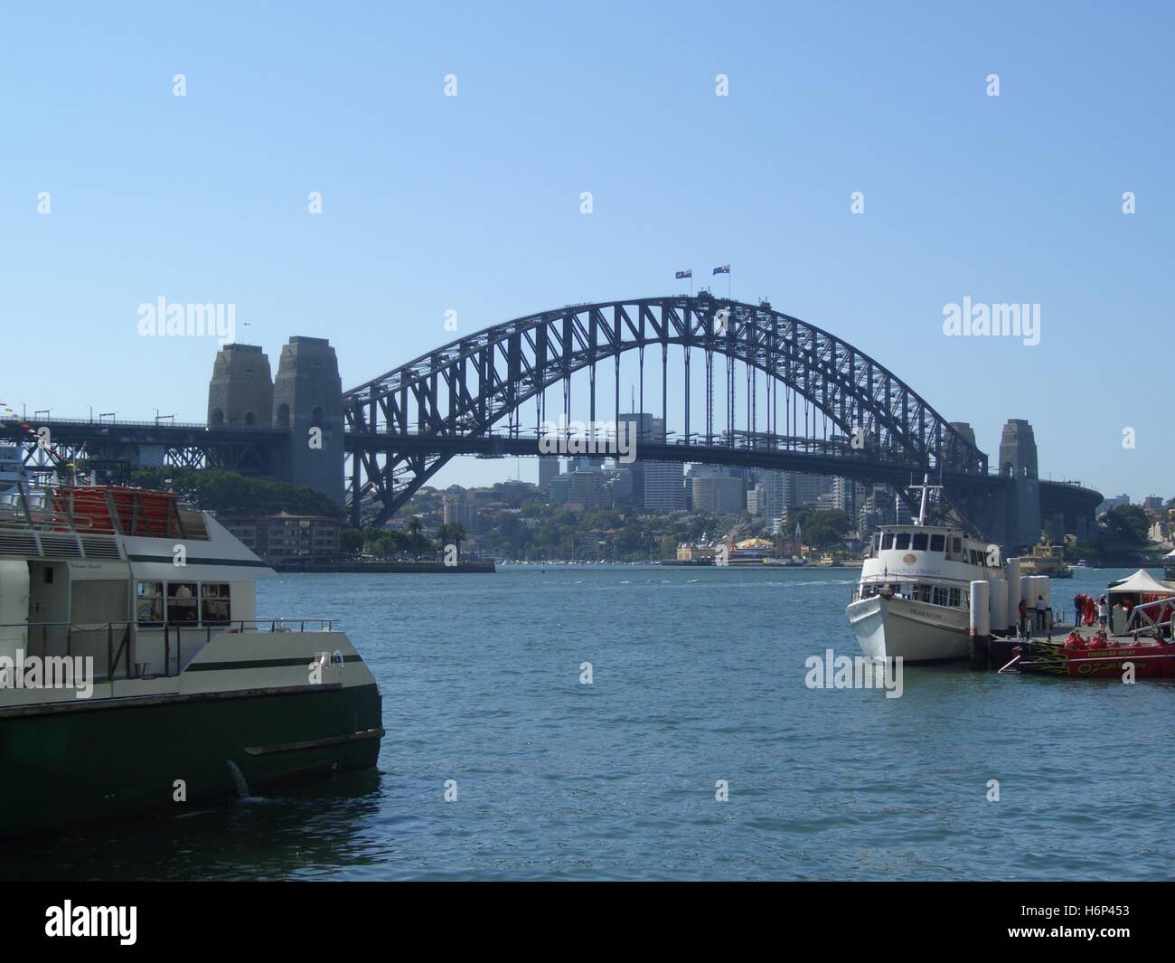 Ships bridges hi-res stock photography and images - Alamy