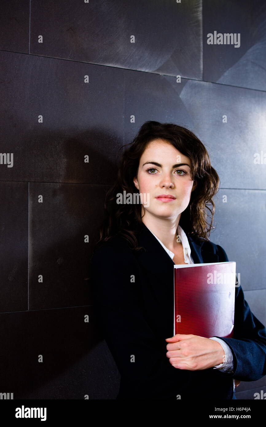 Human waiting hi-res stock photography and images - Alamy