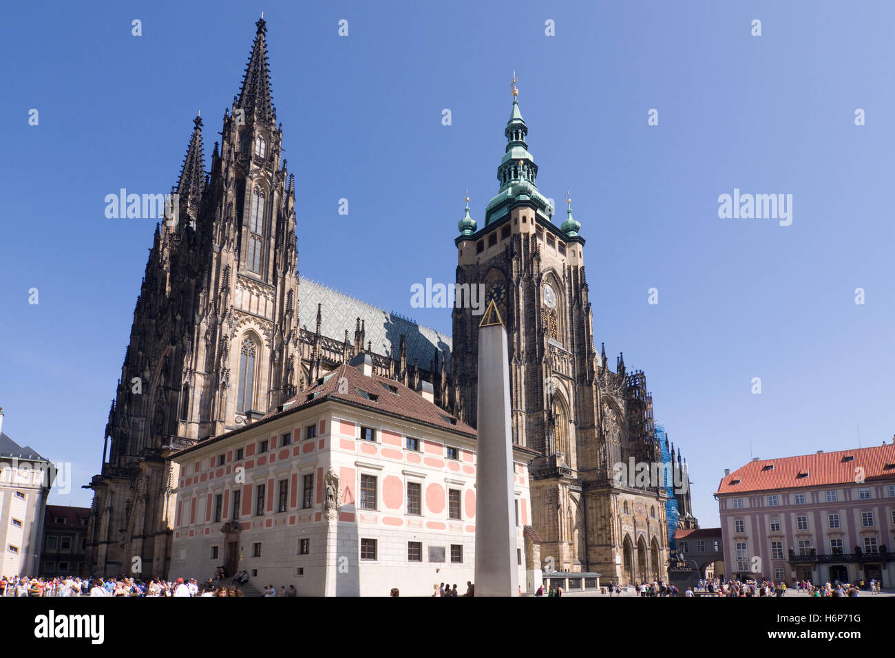 Buildings and tourism hi-res stock photography and images - Alamy
