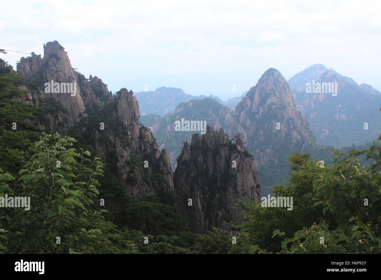 Amazing view of the Yellow mountains (Huangshan), Anhui province, China ...