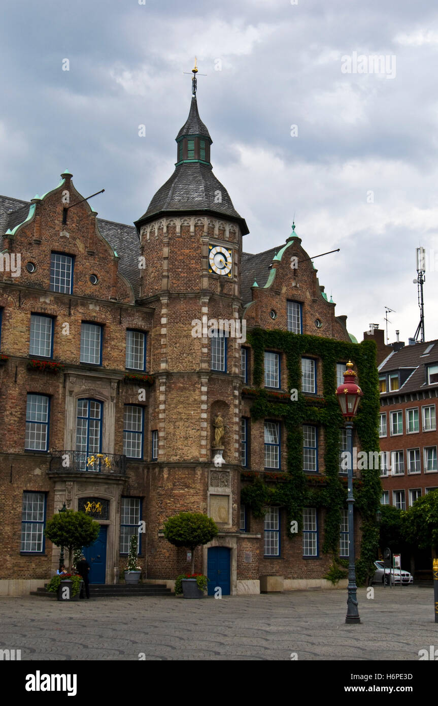 Light brown buildings hi-res stock photography and images - Alamy