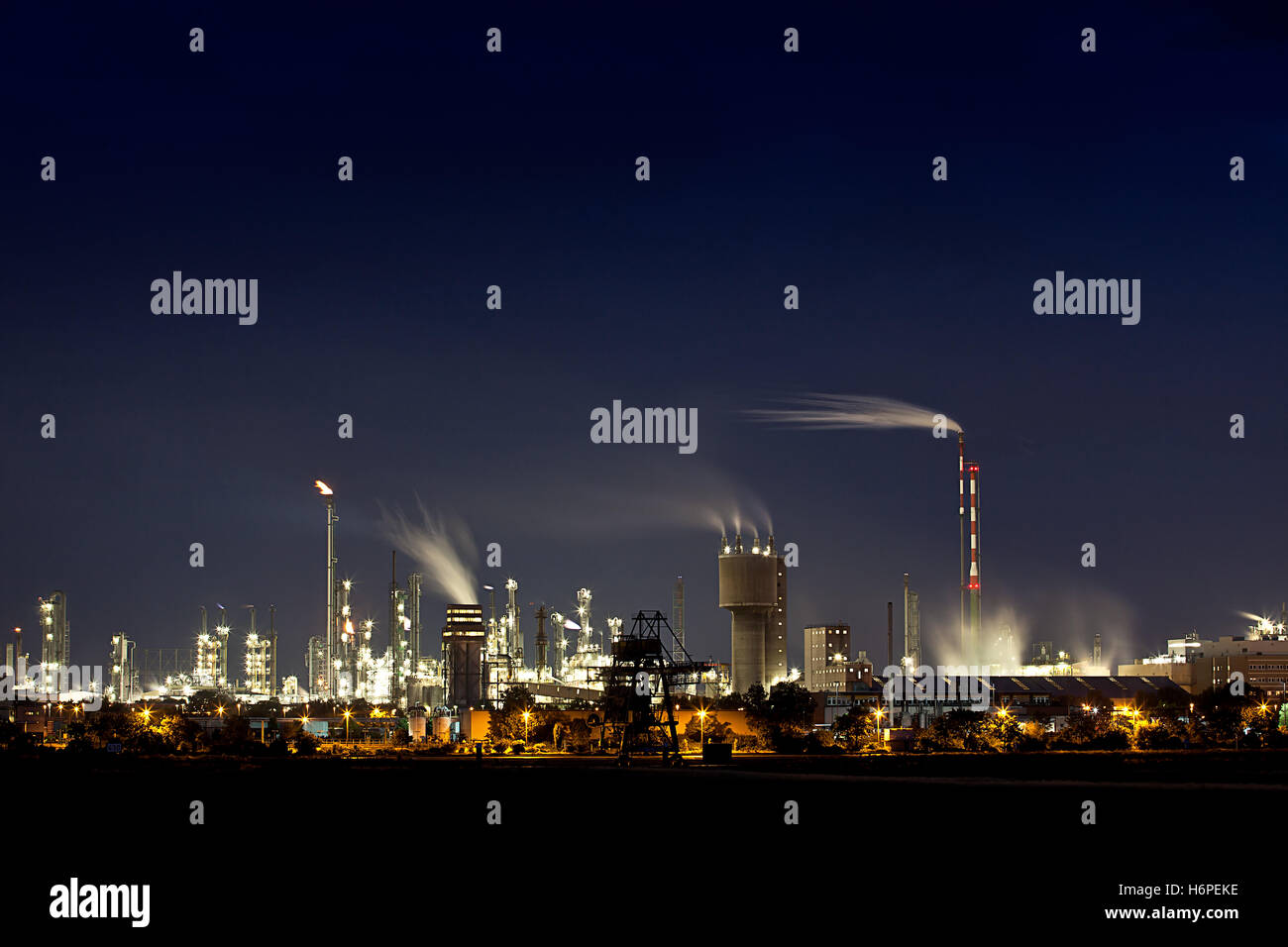 factory at night Stock Photo - Alamy