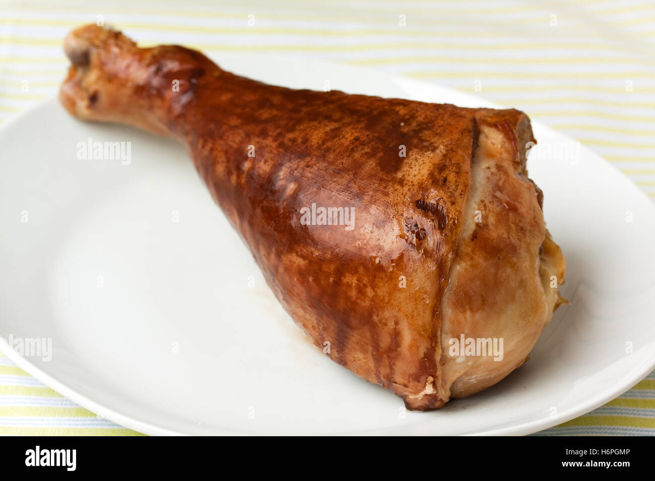 Large roast turkey hi-res stock photography and images - Alamy