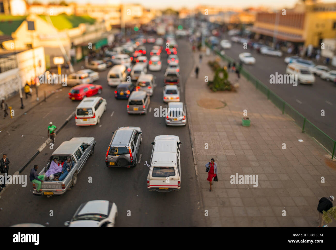 Heavy traffic flow hi-res stock photography and images - Alamy