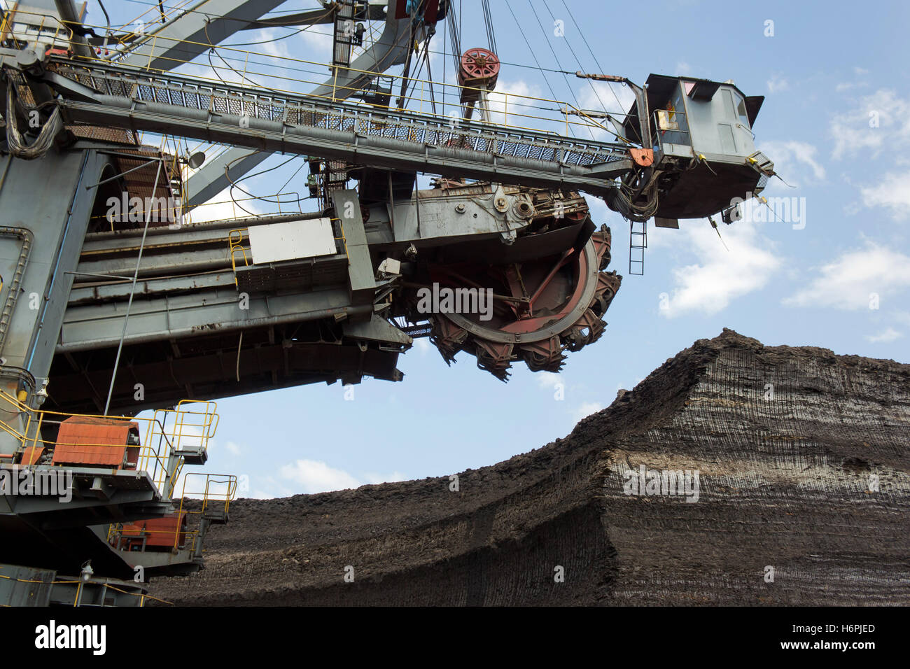 Technology industry hi-res stock photography and images - Alamy