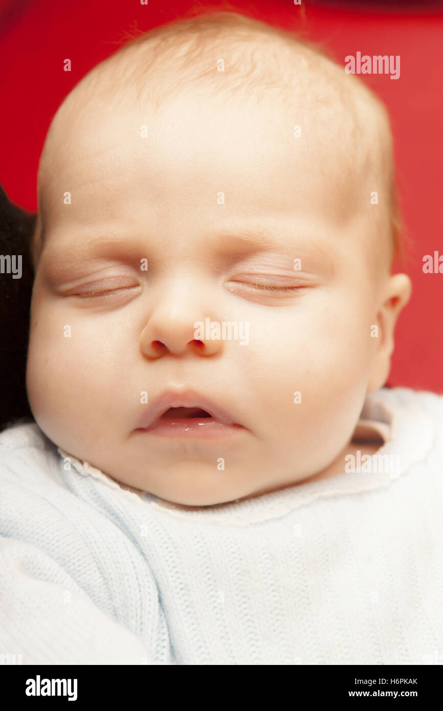 New born baby sleeping hi-res stock photography and images - Alamy