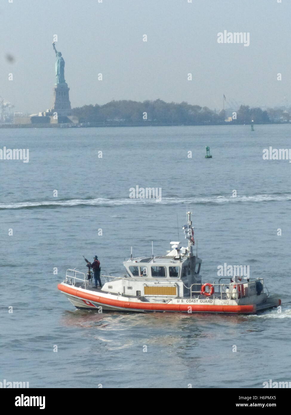 Us coast guard statue of liberty hi-res stock photography and images ...