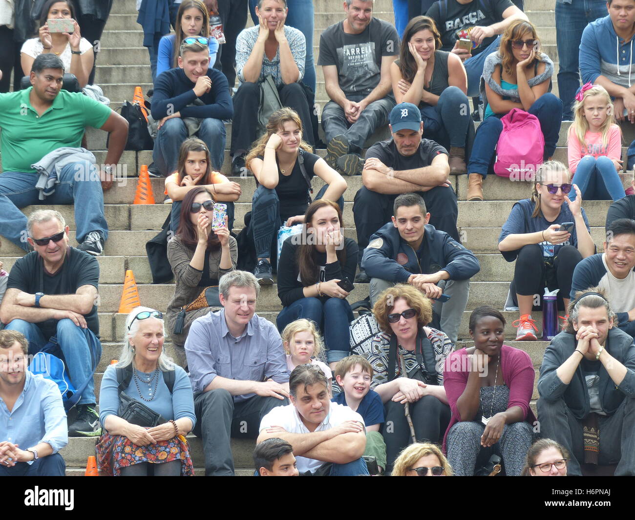 Crowd of people watch street performers in Central Park Stock Photo - Alamy