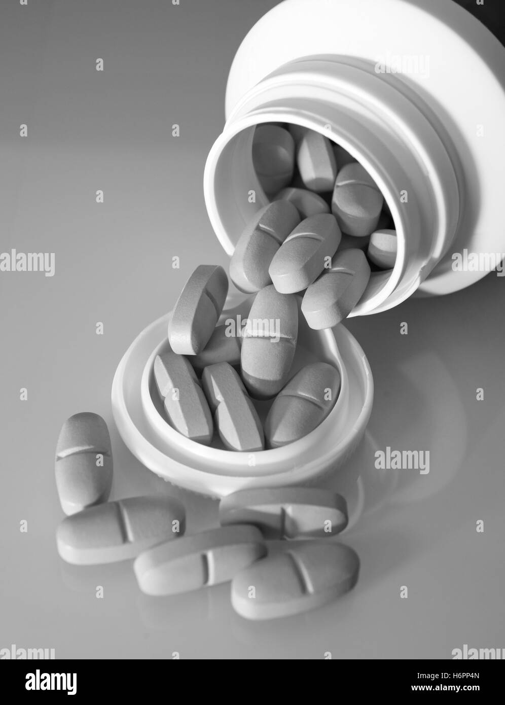 Multivitamin older person hi-res stock photography and images - Alamy