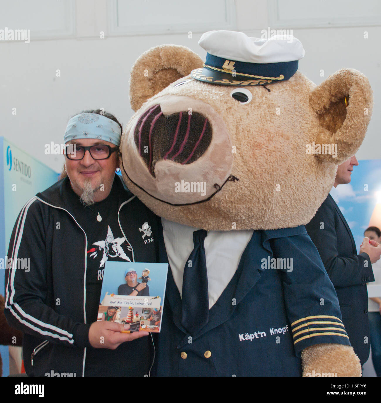 German TV chef Stefan Marquardt presenting a new book series: Kaept'n ...