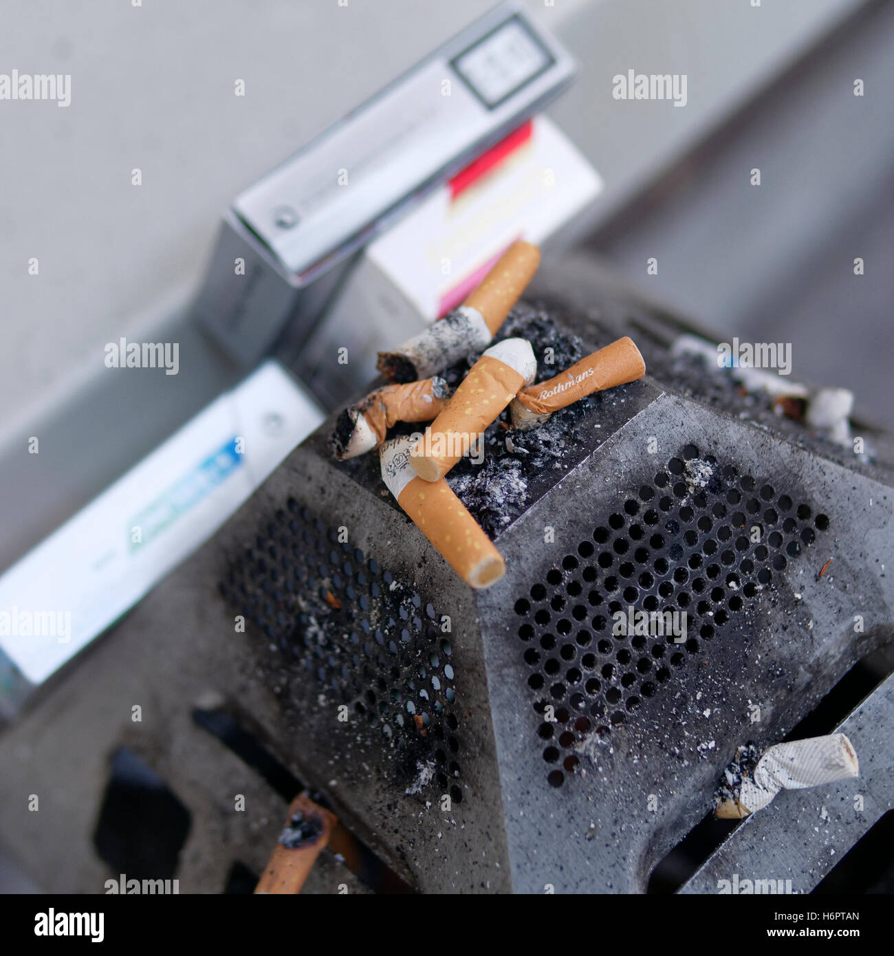 Cigarette ends hi-res stock photography and images - Alamy
