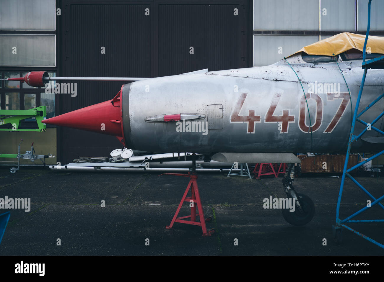 Old mig jet fighter plane High Resolution Stock Photography and Images ...