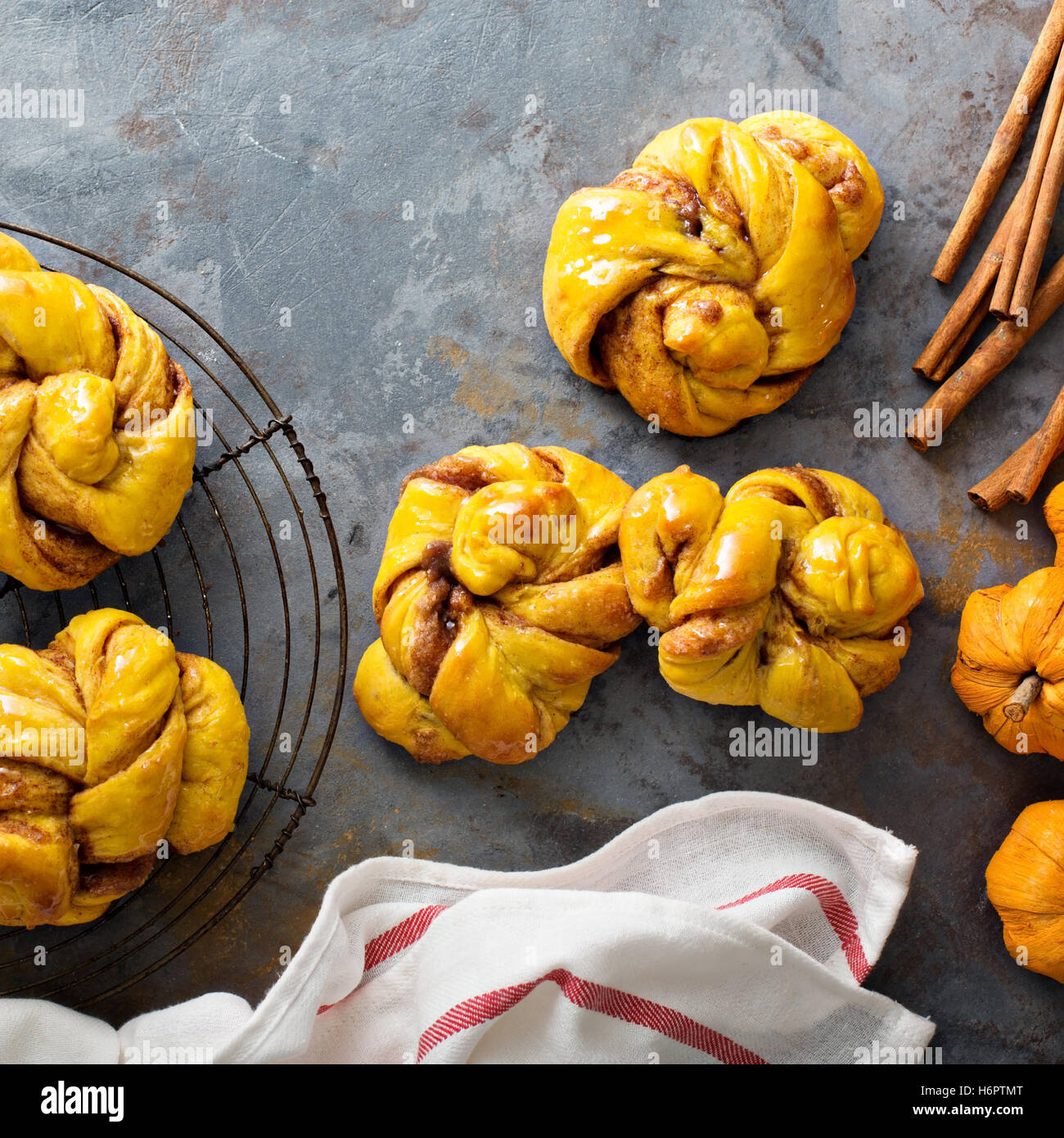 Knots hi-res stock photography and images - Alamy