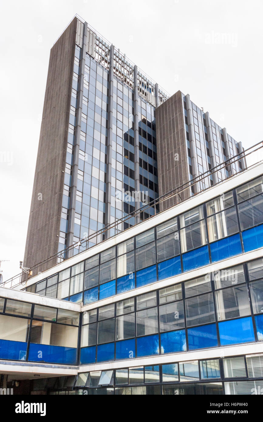 1960s tower block in london hi-res stock photography and images - Alamy