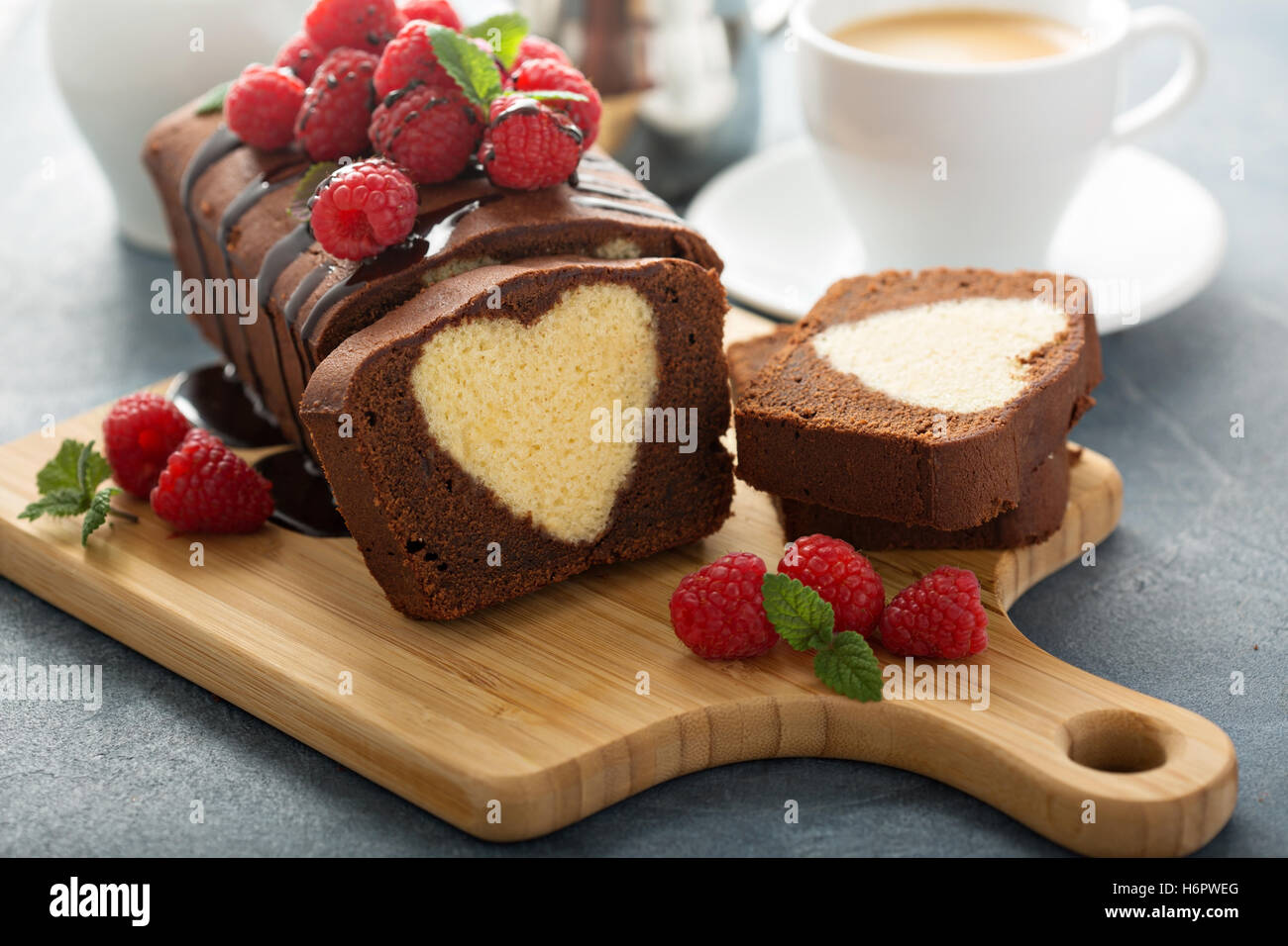 Surprise inside cake hi-res stock photography and images - Alamy