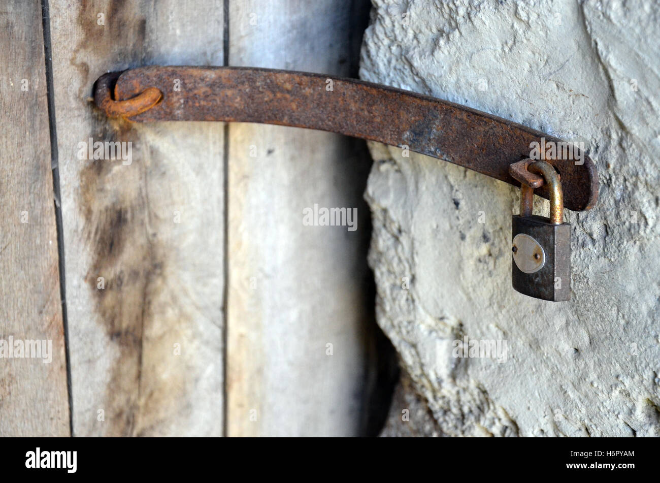 Old locker hi-res stock photography and images - Alamy