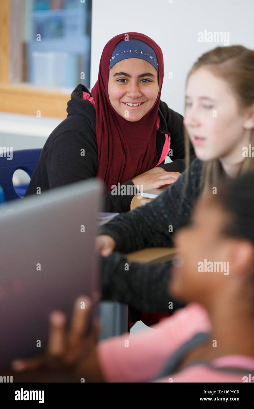 Multicultural classroom hi-res stock photography and images - Alamy