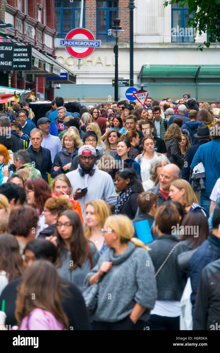 The very busy place of Covent Garden in London - huge crowd of tourists ...