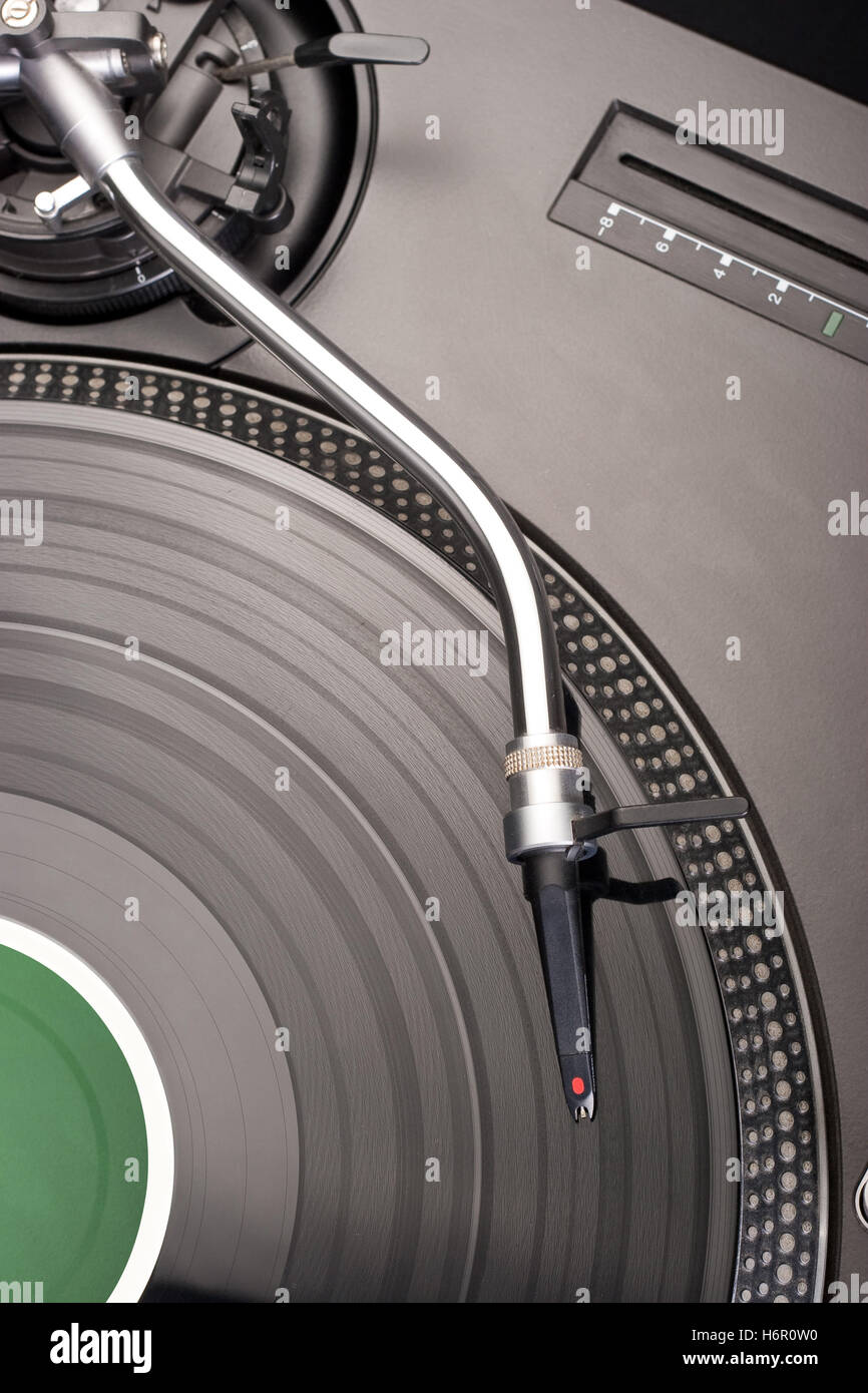 Spinning vinyl plate hi-res stock photography and images - Alamy