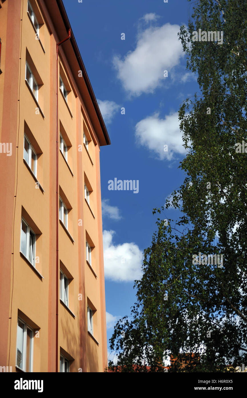 Houses house home homes condominium condos hi-res stock photography and ...