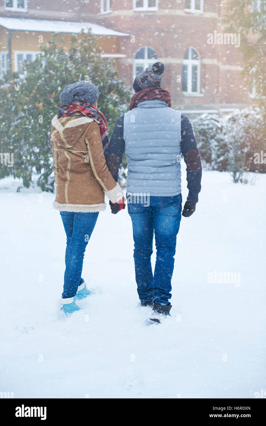 Couple rear view hi-res stock photography and images - Alamy