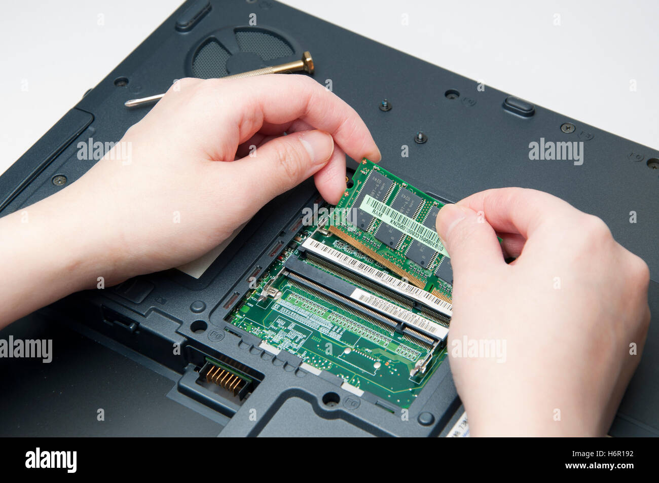 Computer ram install hi-res stock photography and images - Alamy