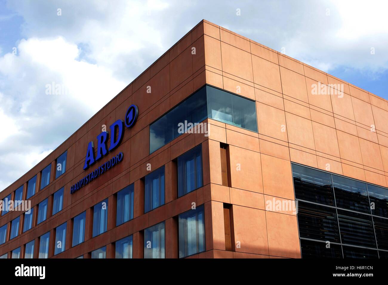 Ard tv studio hi-res stock photography and images - Alamy