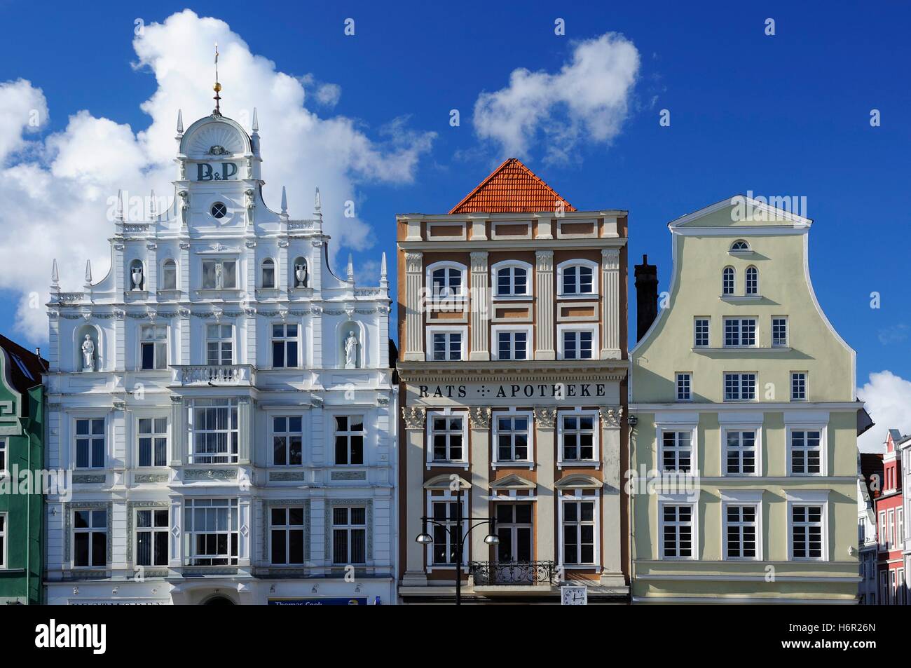 Neuer market square hi-res stock photography and images - Alamy