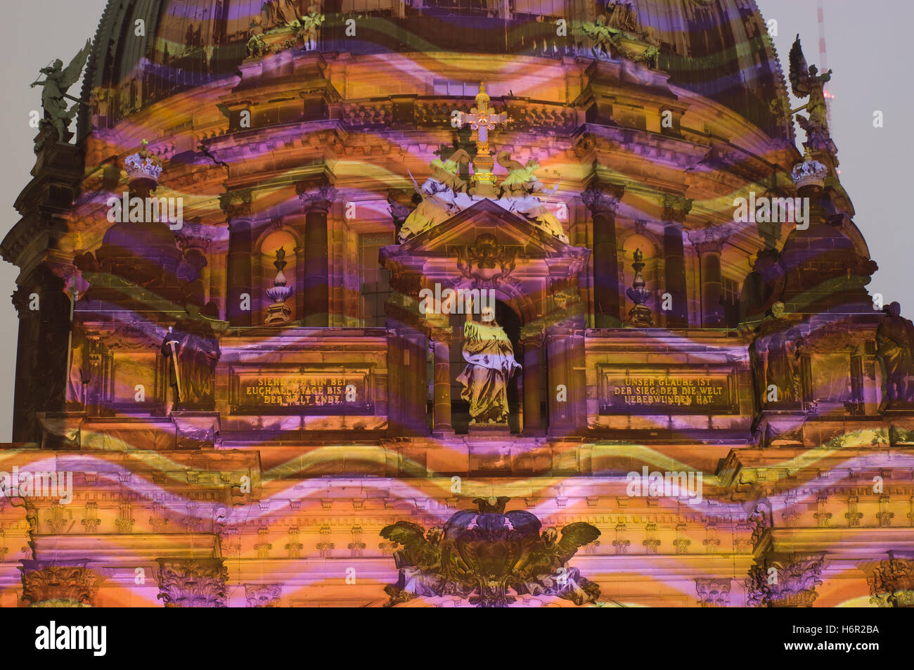 Famous church churches hi-res stock photography and images - Alamy