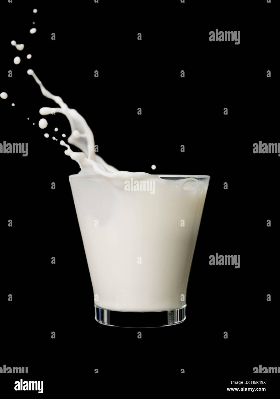 Beverages drip glass hi-res stock photography and images - Alamy